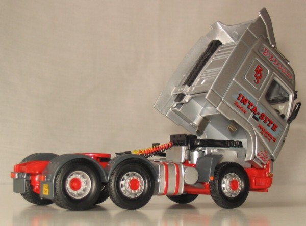 Miniature Construction World - Corgi "Inta-Site" brick truck Model