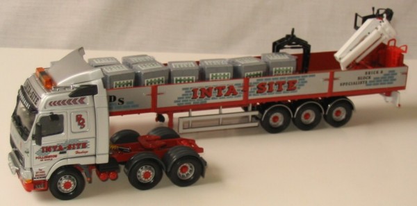 Miniature Construction World - Corgi "Inta-Site" brick truck Model